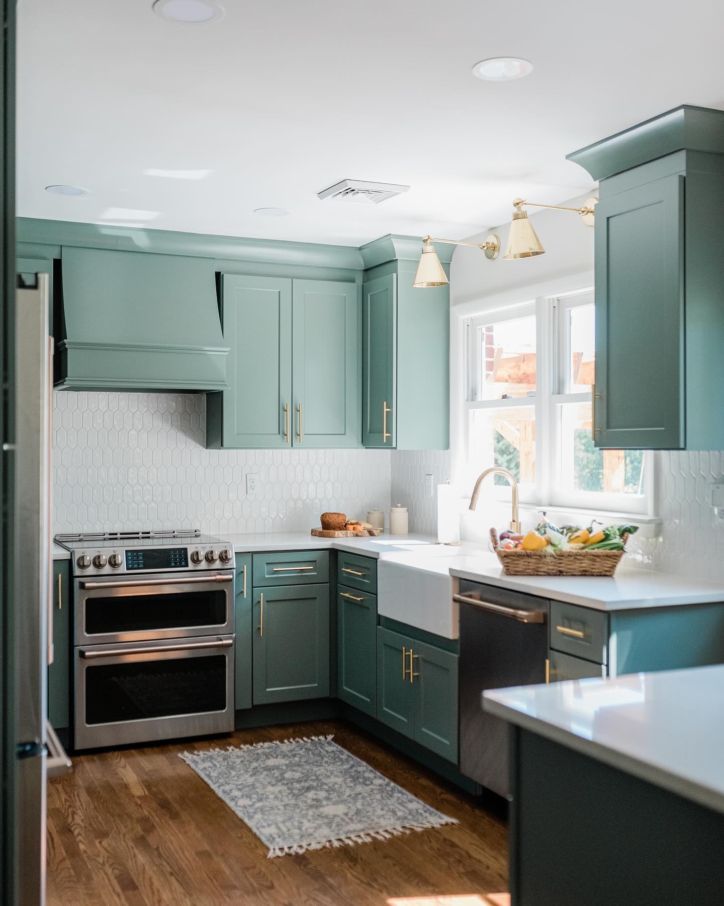 25+ Stylish Kitchen Cabinet Color Ideas for Any Home